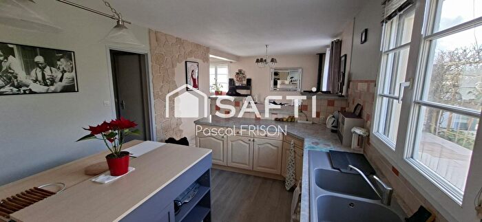 Maison à vendre - Saint-Étienne-de-Chigny - 5 pièces - 4 chambres