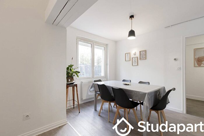 Appartement à louer - Sapiac, Montauban - 1 pièce - 2 chambres