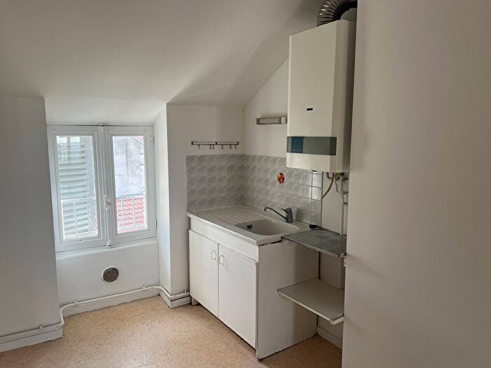 Appartement à louer - Le Centre-Centre Ville, Roanne - 2 pièces - 1 chambre