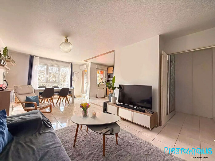 Appartement à vendre - Saint-Fons, Centre-ville, Chassagnon - 4 pièces - 3 chambres