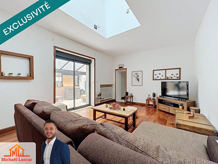 Saint-Mars-d'Outillé : Maison 8 pièces à vendre