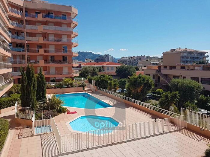 Appartement à louer - Val de Gorbio, Roquebrune-Cap-Martin - 2 pièces - 1 chambre