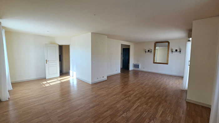 Appartement à vendre - Provins, Centre-ville - 4 pièces - 2 chambres