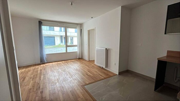 Petit Colombes-Charles de Gaulle : Appartement 2 pièces à louer