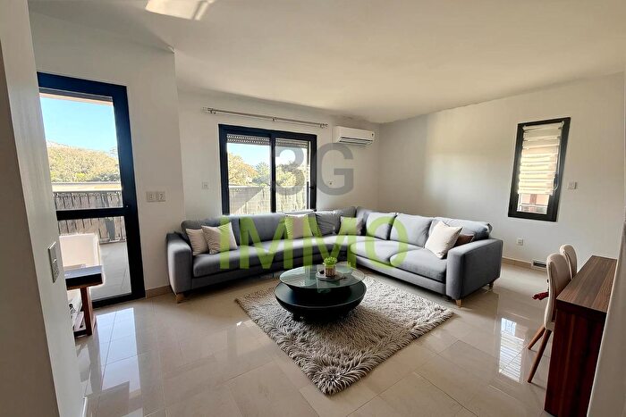 Appartement à vendre - Porto-Vecchio - 3 pièces - 2 chambres