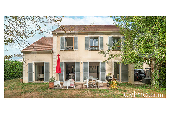 Maison 7 pièces à vendre à Crespières