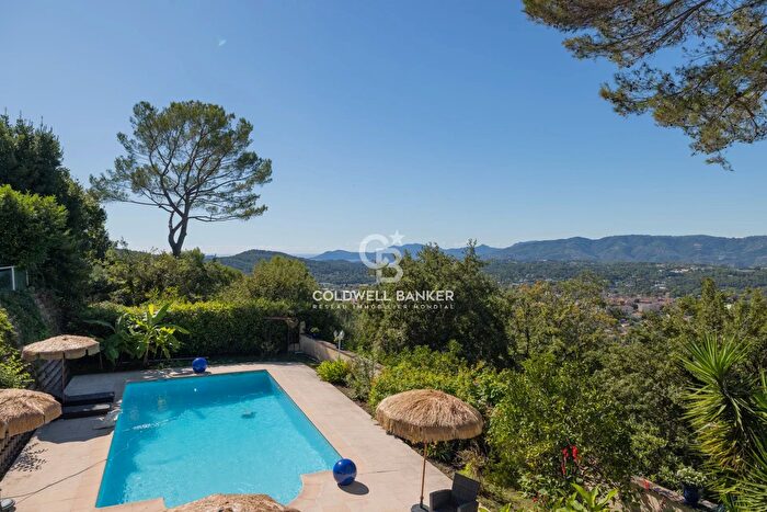 Maison à vendre - Mougins - 8 pièces - 6 chambres