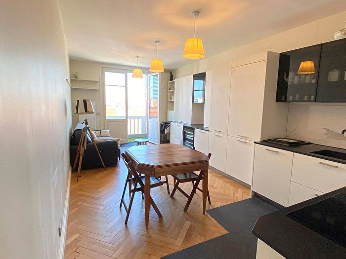 Appartement à louer - Brotteaux, Lyon ème arrondissement - 3 pièces - 2 chambres