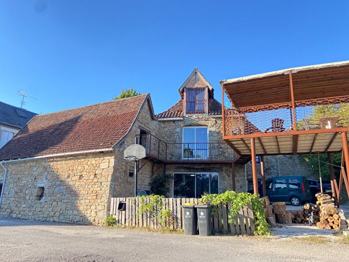 Maison à vendre - Végennes - 10 pièces - 4 chambres