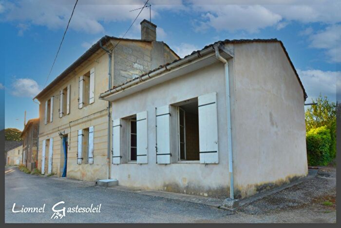Saint-Laurent-des-Combes : Maison 6 pièces à vendre