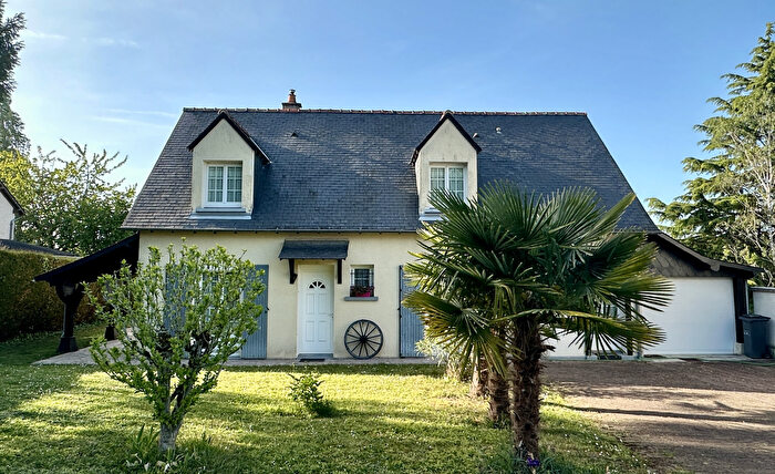 Maison à vendre - Saint-Étienne-de-Chigny - 6 pièces - 4 chambres