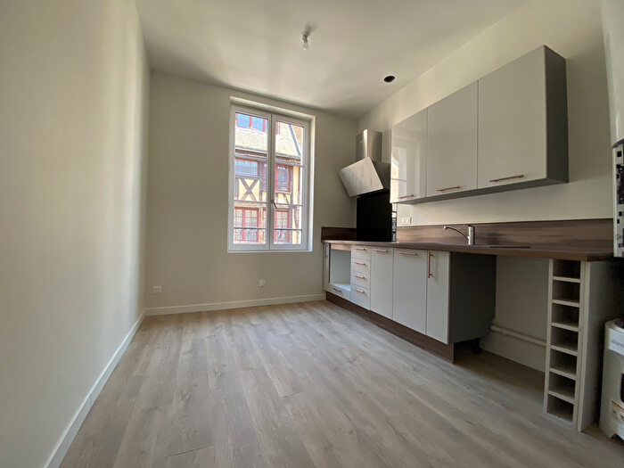 Appartement à louer - Dreux, Centre-ville - 3 pièces - 1 chambre