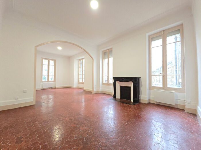 Appartement à louer - Avignon, Palais des Papes, Zone Piétonne - 3 pièces - 2 chambres