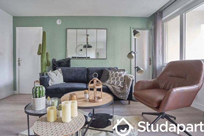 Appartement à louer - Saint-Cyprien, Toulouse - 1 pièce - 3 chambres