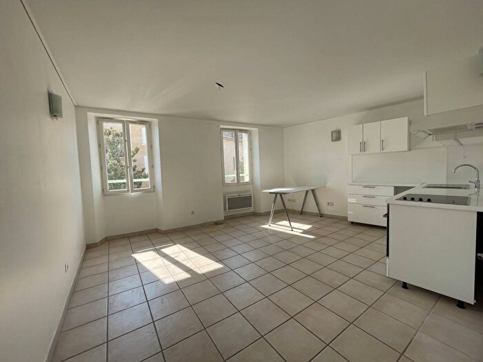 Appartement à louer - Solliès-Pont - 2 pièces - 1 chambre