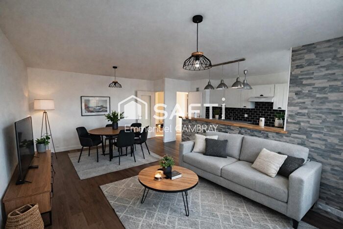 Appartement à vendre - Chartres, La Madeleine - 4 pièces - 3 chambres