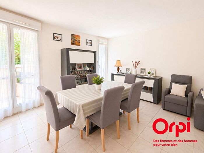 Montigny-le-Bretonneux, Les Prés : Appartement 3 pièces à vendre