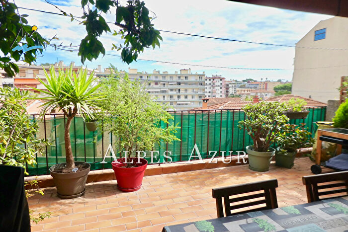 Maison à vendre - Cagnes-sur-Mer, Centre-ville - 4 pièces - 3 chambres