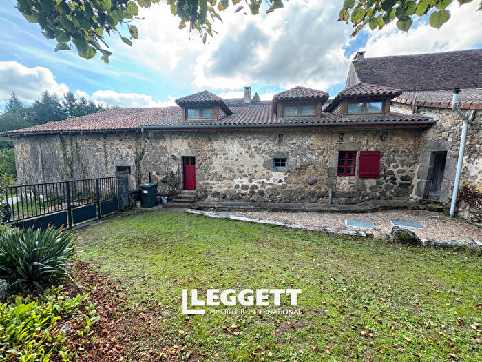 Maison à vendre - Saint-Estèphe - 9 pièces - 4 chambres