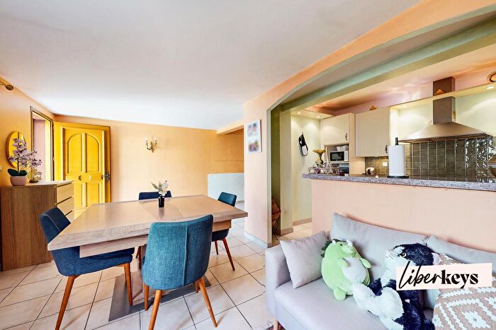 Appartement à vendre - Le Pontet, Réal Panier - 3 pièces - 2 chambres