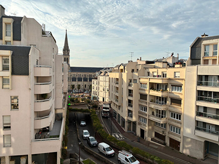 Appartement à louer - Saint-Cloud, Centre-ville - 4 pièces - 3 chambres