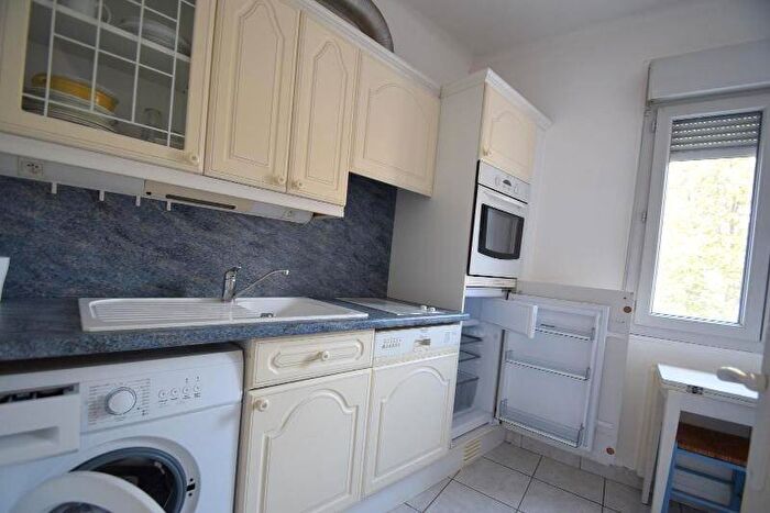 Appartement à louer - Centre Ville, Aubenas - 1 pièce