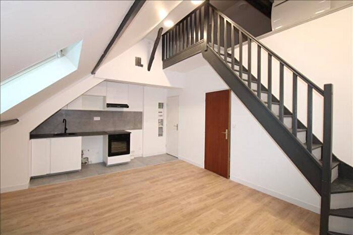 Appartement 1 pièce à Mantes-la-Jolie, Centre-ville, à louer