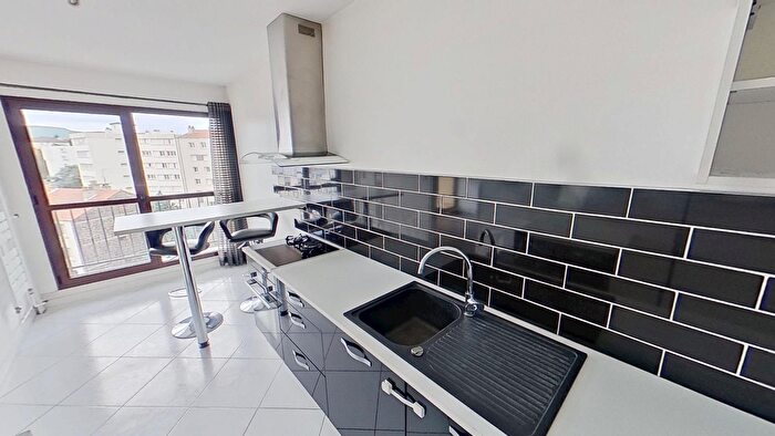 Appartement à louer - Clermont-Ferrand, Oradou - 3 pièces - 2 chambres