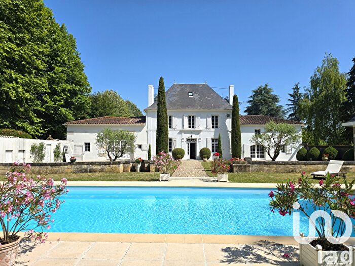 Maison à vendre - Saint-Laurent-de-Cognac - 10 pièces - 4 chambres