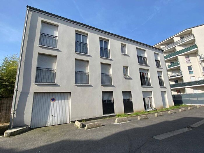 Appartement à louer - Victor Hugo, Les Pavillons-sous-Bois - 3 pièces - 2 chambres