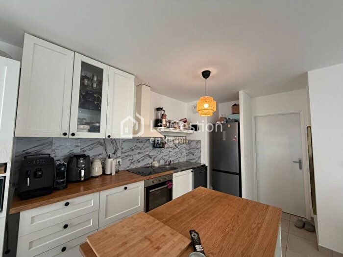 Appartement 3 pièces à Zone Activité Molette, Le Blanc-Mesnil, à louer