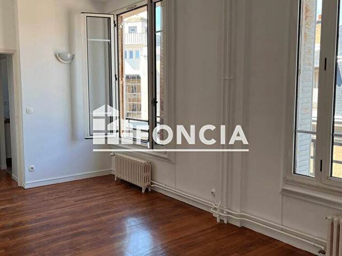 Centre, Soissons : Appartement 3 pièces à louer
