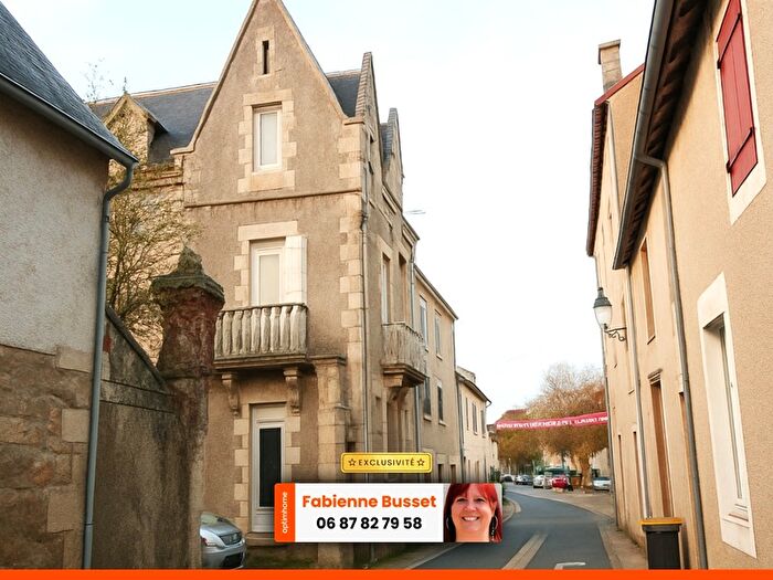 Saint-Savin : Maison 12 pièces à vendre