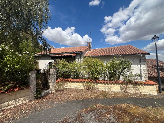 Maison 9 pièces à vendre à Queaux