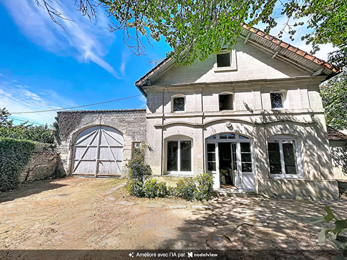 Chassors : Maison 3 pièces à louer