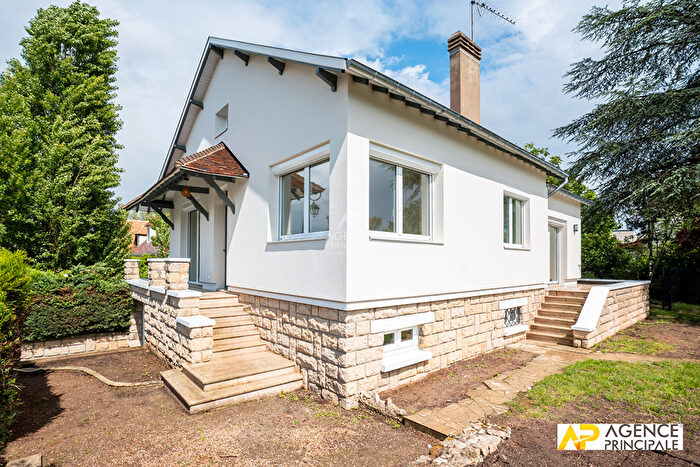 Maison 6 pièces à Le Mesnil-le-Roi, à vendre