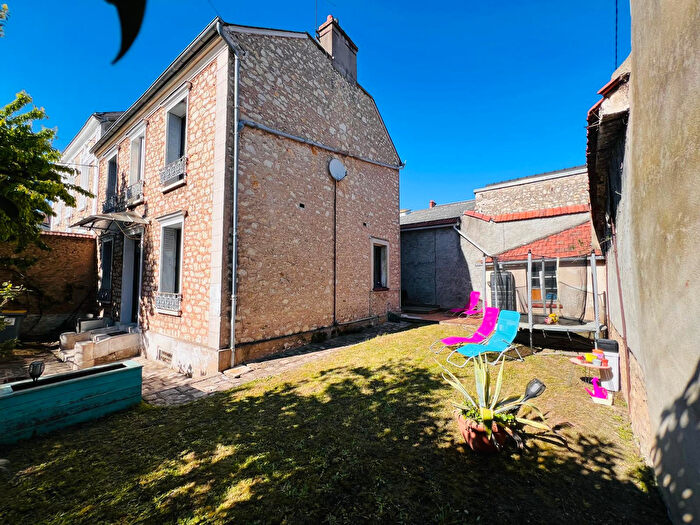 Maison à vendre - Étampes, Centre-Ville - 5 pièces - 3 chambres