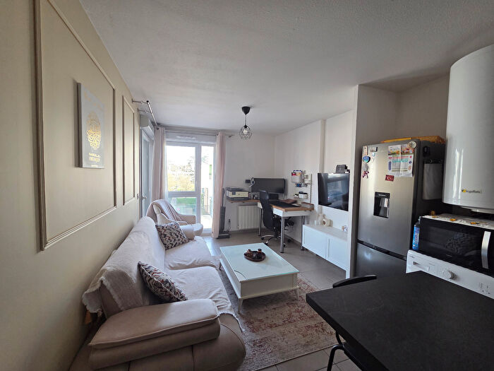 Meyzieu, Centre-ville : Appartement 2 pièces à vendre