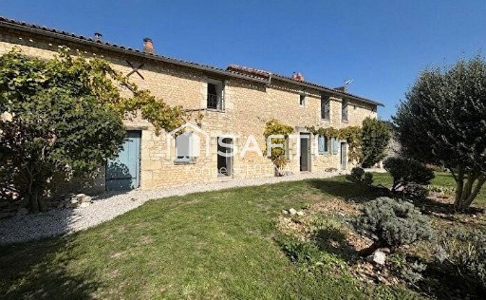 Maison 6 pièces à La Roche-Rigault, à vendre