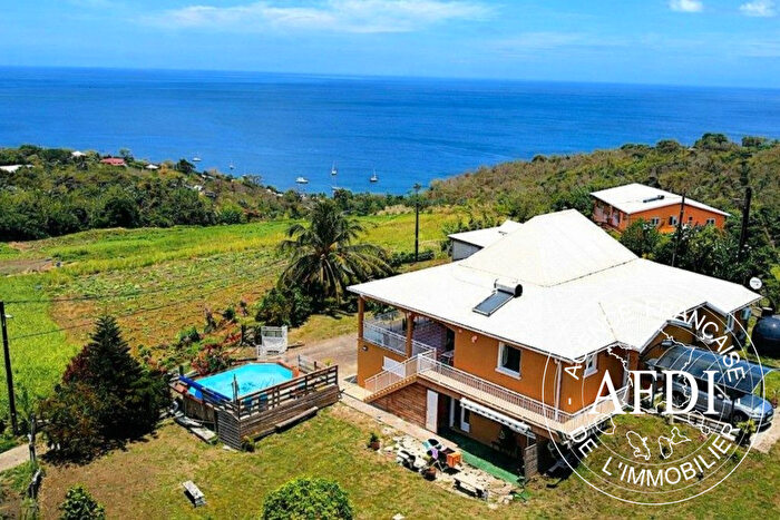 Maison à vendre - Le Carbet - 9 pièces - 8 chambres
