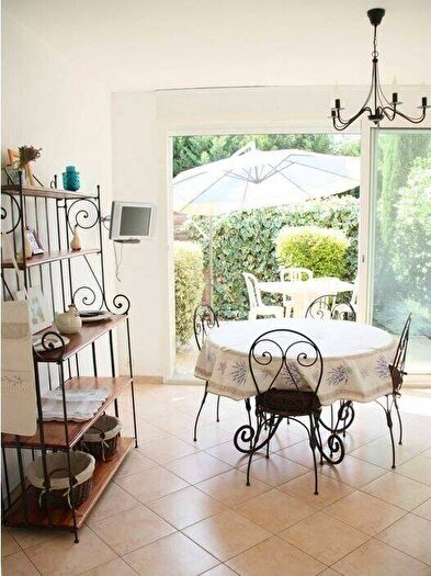 Appartement à louer - Fontcouverte, Avignon - 1 pièce