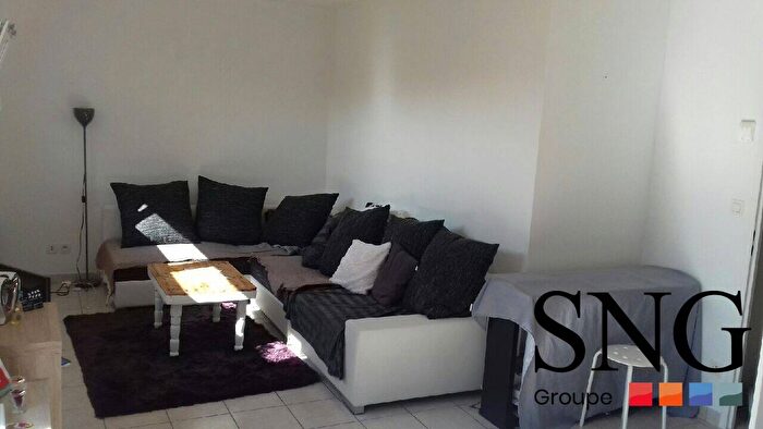 Appartement à louer - Centre Ville, Saint-Quentin - 1 pièce