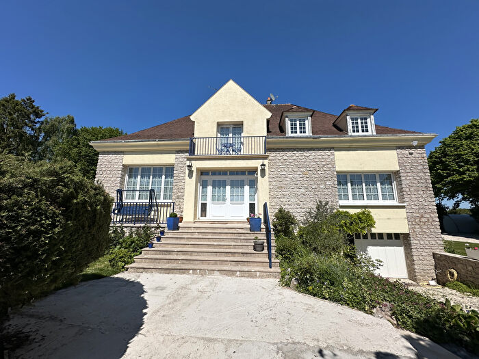 Maison à vendre - Oinville-sous-Auneau - 11 pièces - 6 chambres