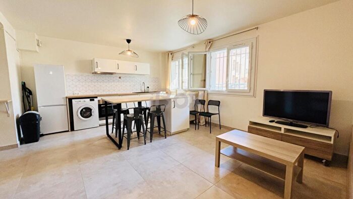 Appartement à louer - Toulon, Champs-de-Mars - 3 pièces - 2 chambres