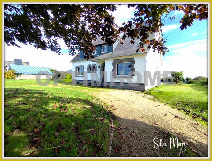 Plougar : Maison 8 pièces à vendre