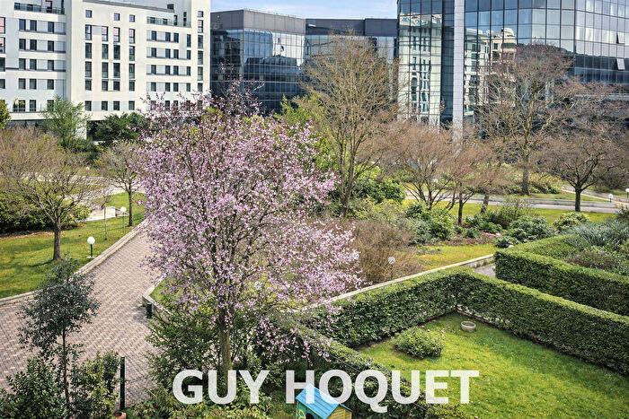 Appartement à vendre - Suresnes, Centre-ville - 3 pièces - 2 chambres