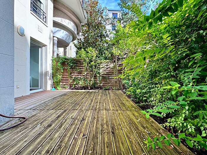 Appartement à louer - Centre Ville, Suresnes - 2 pièces - 1 chambre