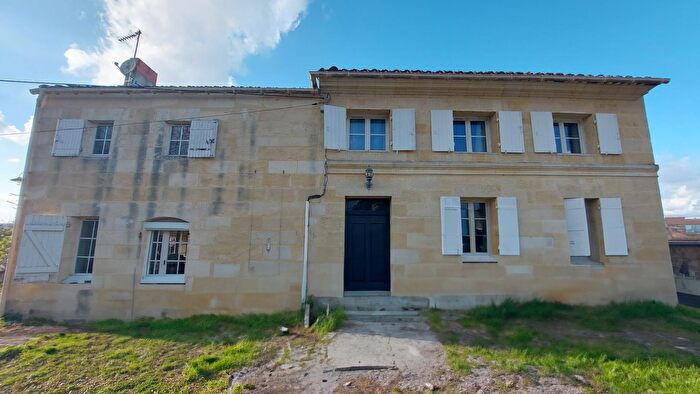 Maison à vendre - Saint-Émilion - 6 pièces - 4 chambres