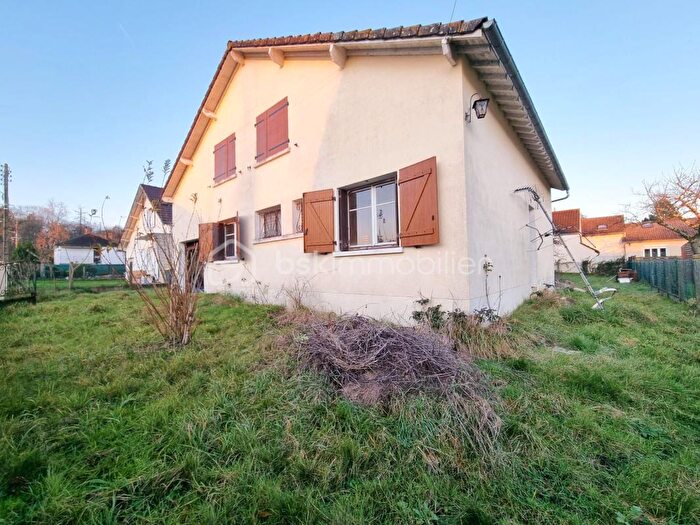 Maison à vendre - Vitry-aux-Loges - 4 pièces - 3 chambres