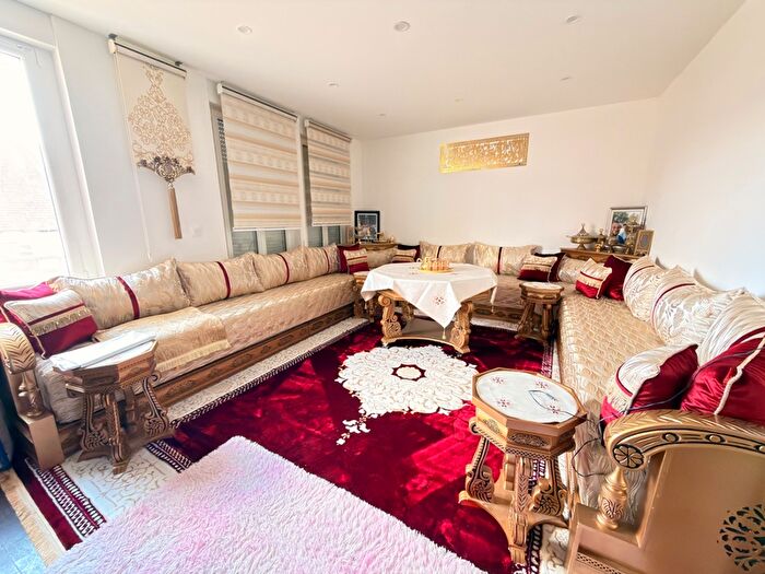 Maison à vendre - Saint-Just-en-Chaussée - 7 pièces - 6 chambres